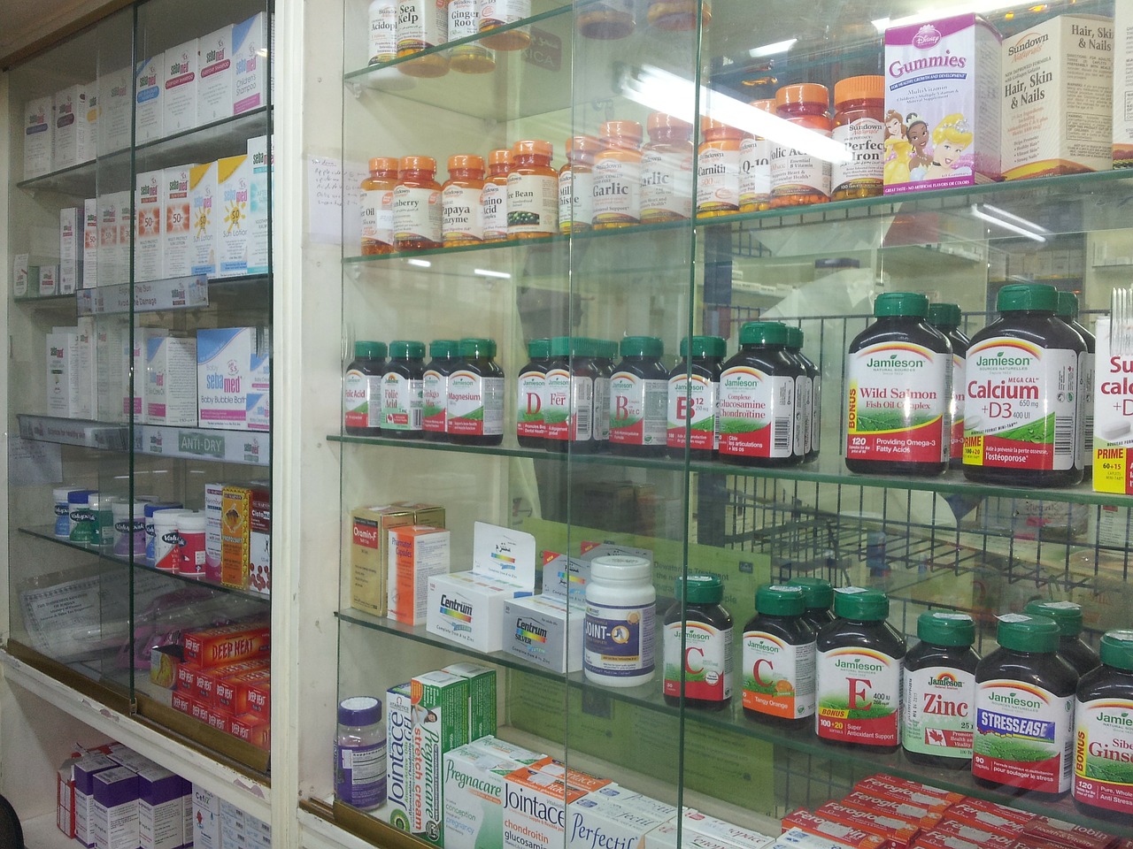 Pelajaran Contoh Percakapan Membeli Obat di Apotek | Sederet.com